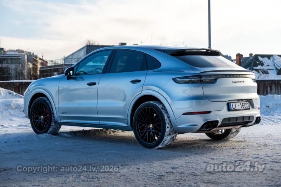 Grey Porsche Cayenne 2022 in Riga, with an engine capacity of 4.00 L and mileage of 69 thousand km for 87900 €, photo 3 on AUTOMOTO.COM.LV
