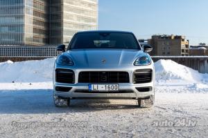 Grey Porsche Cayenne 2022 in Riga, with an engine capacity of 4.00 L and mileage of 69 thousand km for 87900 €, photo 8 on AUTOMOTO.COM.LV