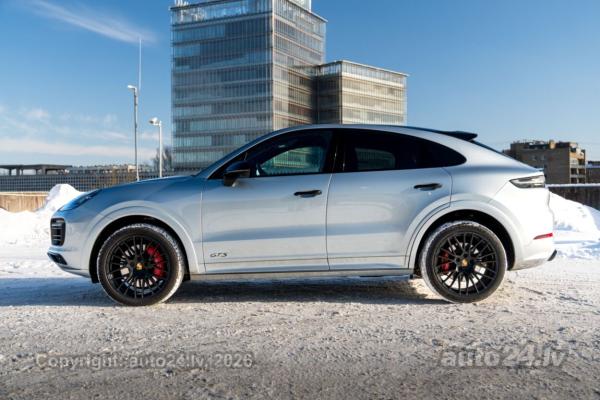 Grey Porsche Cayenne 2022 in Riga, with an engine capacity of 4.00 L and mileage of 69 thousand km for 87900 €, photo 2 on AUTOMOTO.COM.LV
