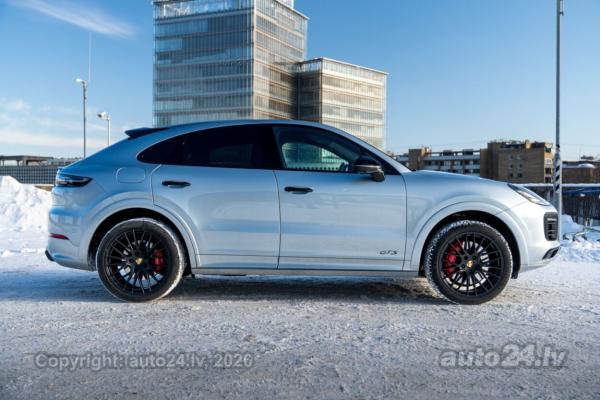 Grey Porsche Cayenne 2022 in Riga, with an engine capacity of 4.00 L and mileage of 69 thousand km for 87900 €, photo 6 on AUTOMOTO.COM.LV