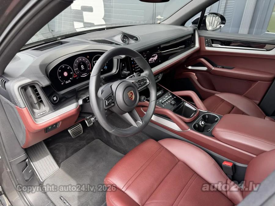 Grey Porsche Cayenne 2023 in Tallinn, with an engine capacity of 4.00 L and mileage of 58 thousand km for 94995 €, photo 11 on AUTOMOTO.COM.LV