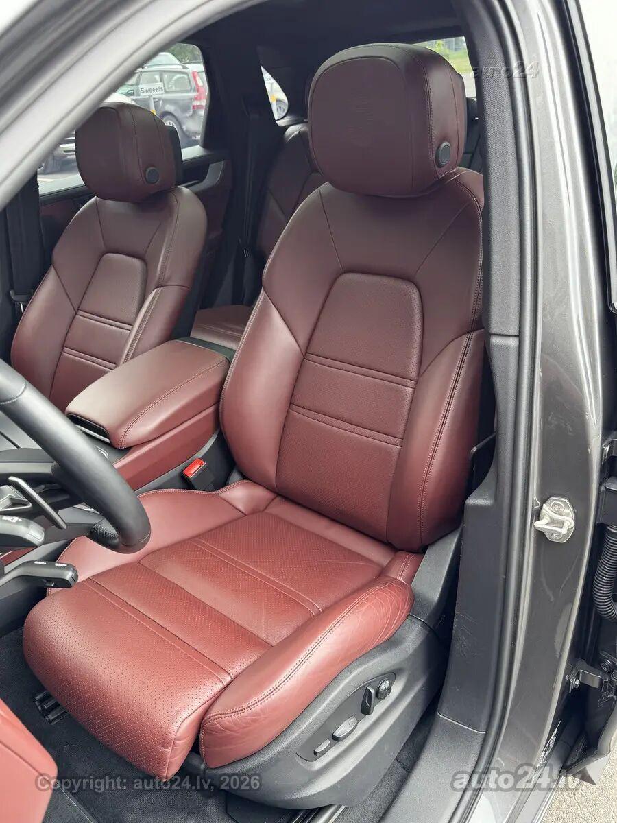 Grey Porsche Cayenne 2023 in Tallinn, with an engine capacity of 4.00 L and mileage of 58 thousand km for 94995 €, photo 13 on AUTOMOTO.COM.LV