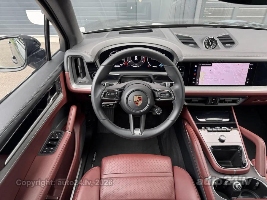 Grey Porsche Cayenne 2023 in Tallinn, with an engine capacity of 4.00 L and mileage of 58 thousand km for 94995 €, photo 16 on AUTOMOTO.COM.LV