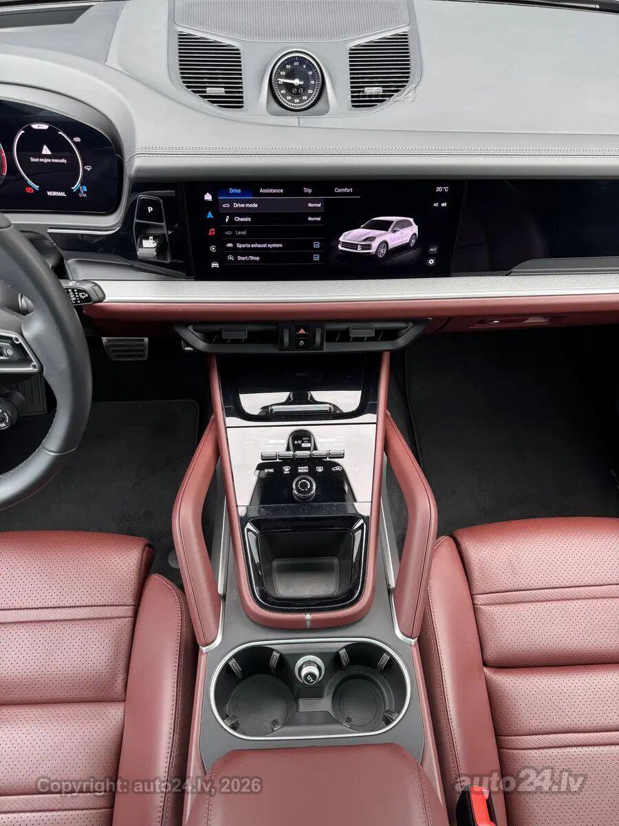 Grey Porsche Cayenne 2023 in Tallinn, with an engine capacity of 4.00 L and mileage of 58 thousand km for 94995 €, photo 18 on AUTOMOTO.COM.LV