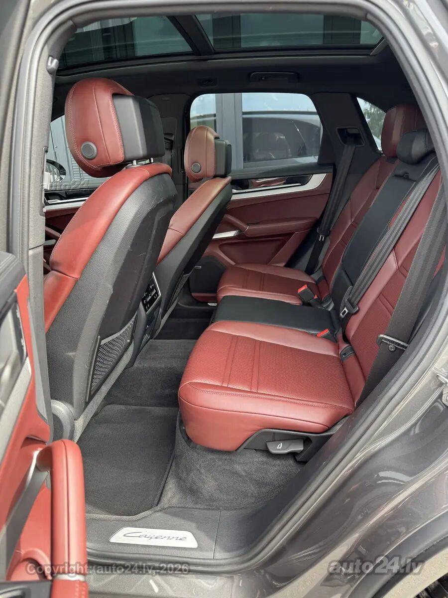 Grey Porsche Cayenne 2023 in Tallinn, with an engine capacity of 4.00 L and mileage of 58 thousand km for 94995 €, photo 21 on AUTOMOTO.COM.LV