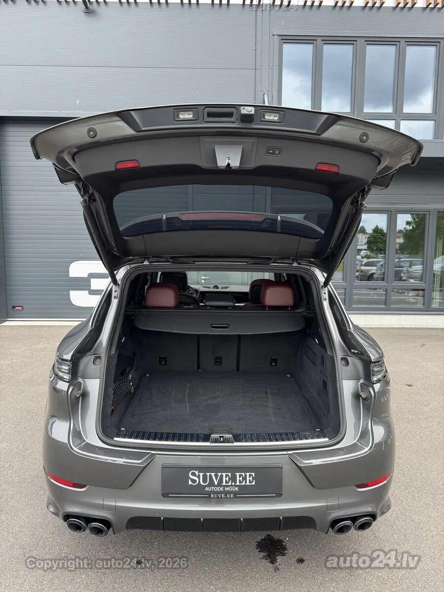 Grey Porsche Cayenne 2023 in Tallinn, with an engine capacity of 4.00 L and mileage of 58 thousand km for 94995 €, photo 23 on AUTOMOTO.COM.LV
