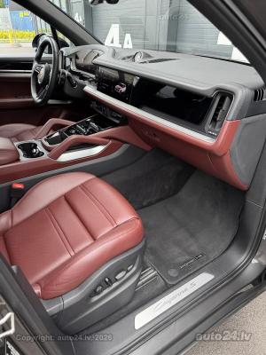 Grey Porsche Cayenne 2023 in Tallinn, with an engine capacity of 4.00 L and mileage of 58 thousand km for 94995 €, photo 24 on AUTOMOTO.COM.LV