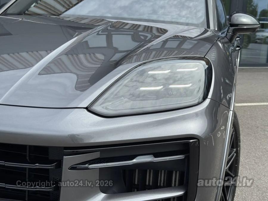 Grey Porsche Cayenne 2023 in Tallinn, with an engine capacity of 4.00 L and mileage of 58 thousand km for 94995 €, photo 29 on AUTOMOTO.COM.LV