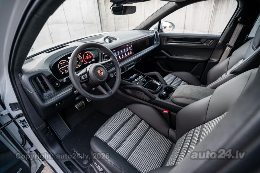 Pelēks Porsche Cayenne 2026 Tartu, ar dzinēja tilpumu 4.00 L un nobraukumu 3 tūkst. km par 177900 €, foto 4 vietnē AUTOMOTO.COM.LV