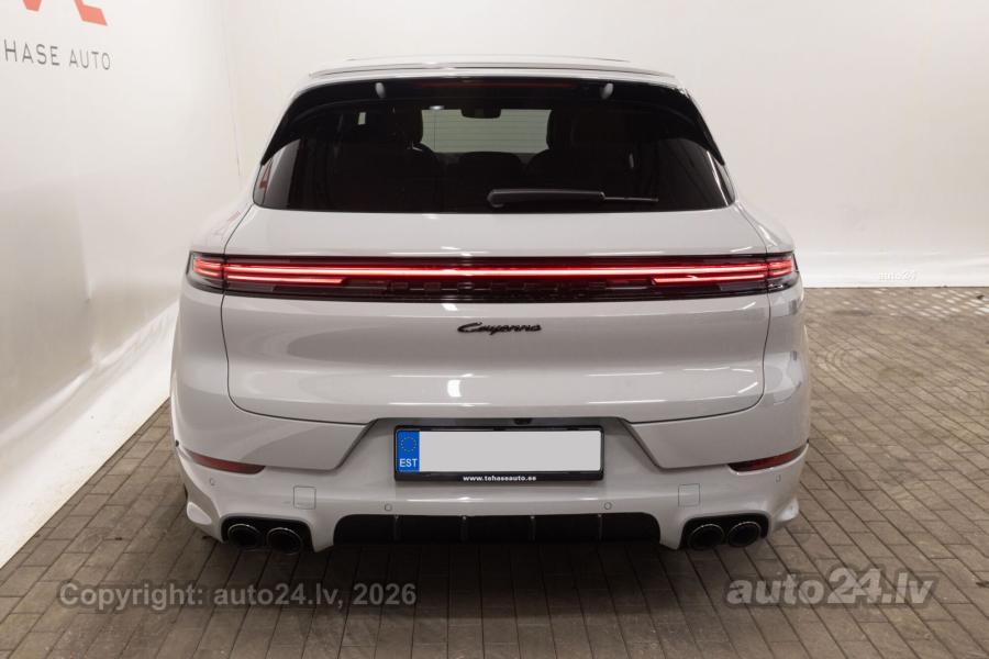 Grey Porsche Cayenne 2026 in Tartu, with an engine capacity of 3.00 L and mileage of 6 thousand km for 145003 €, photo 5 on AUTOMOTO.COM.LV