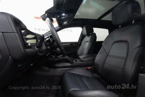 Grey Porsche Cayenne 2026 in Tartu, with an engine capacity of 3.00 L and mileage of 6 thousand km for 145003 €, photo 6 on AUTOMOTO.COM.LV
