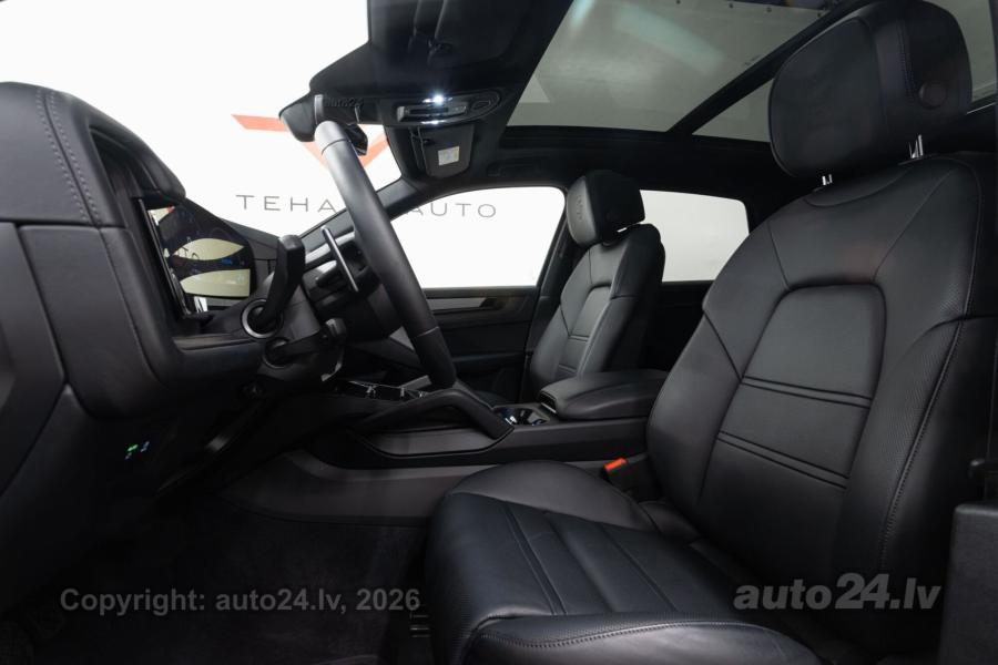 Grey Porsche Cayenne 2026 in Tartu, with an engine capacity of 3.00 L and mileage of 6 thousand km for 145003 €, photo 6 on AUTOMOTO.COM.LV