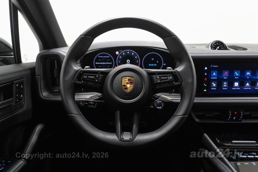 Grey Porsche Cayenne 2026 in Tartu, with an engine capacity of 3.00 L and mileage of 6 thousand km for 145003 €, photo 10 on AUTOMOTO.COM.LV