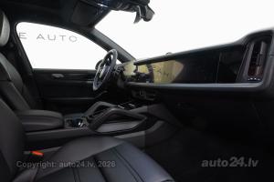 Grey Porsche Cayenne 2026 in Tartu, with an engine capacity of 3.00 L and mileage of 6 thousand km for 145003 €, photo 13 on AUTOMOTO.COM.LV