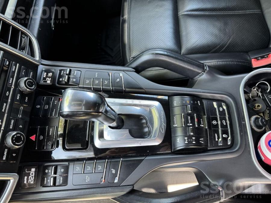 Porsche Cayenne 2013 in Jurmala, with an engine capacity of 3.00 L and mileage of 354 thousand km for 17500 €, photo 8 on AUTOMOTO.COM.LV
