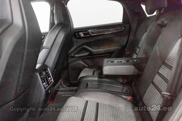 Oranžs Porsche Cayenne 2019 Tallina, ar dzinēja tilpumu 3.00 L un nobraukumu 149 tūkst. km par 59990 €, foto 9 vietnē AUTOMOTO.COM.LV