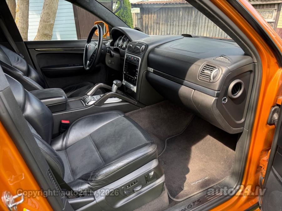 Oranžs Porsche Cayenne 2008 Pērnava, ar dzinēja tilpumu 4.80 L un nobraukumu 236 tūkst. km par 12000 €, foto 13 vietnē AUTOMOTO.COM.LV