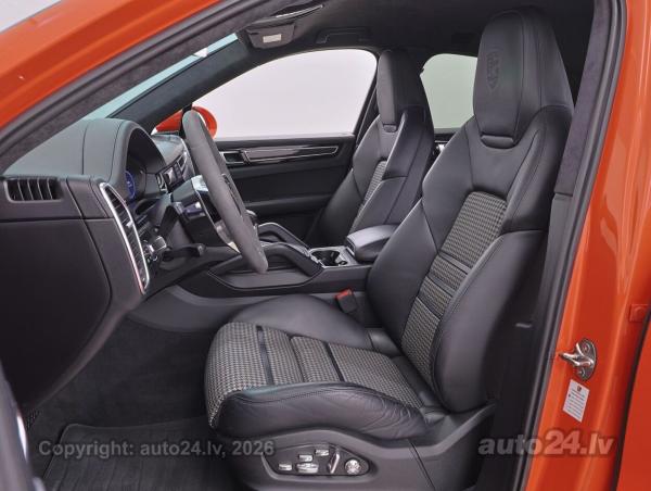 Oranžs Porsche Cayenne 2019 Tallina, ar dzinēja tilpumu 3.00 L un nobraukumu 88 tūkst. km par 65000 €, foto 11 vietnē AUTOMOTO.COM.LV