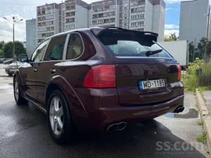 Red Porsche Cayenne 2004 in Riga, with an engine capacity of 3.20 L and mileage of 0 thousand km for 3995 €, photo 7 on AUTOMOTO.COM.LV