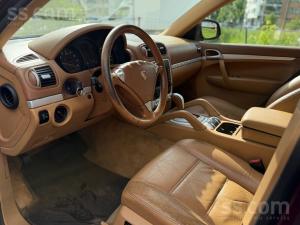 Red Porsche Cayenne 2004 in Riga, with an engine capacity of 3.20 L and mileage of 0 thousand km for 3995 €, photo 8 on AUTOMOTO.COM.LV