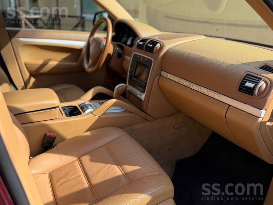Red Porsche Cayenne 2004 in Riga, with an engine capacity of 3.20 L and mileage of 0 thousand km for 3995 €, photo 9 on AUTOMOTO.COM.LV