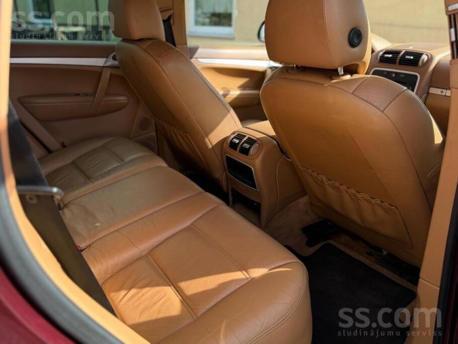 Red Porsche Cayenne 2004 in Riga, with an engine capacity of 3.20 L and mileage of 0 thousand km for 3995 €, photo 15 on AUTOMOTO.COM.LV