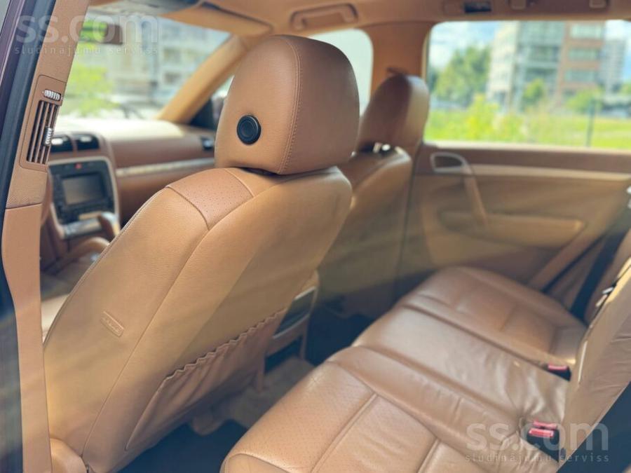 Red Porsche Cayenne 2004 in Riga, with an engine capacity of 3.20 L and mileage of 0 thousand km for 3995 €, photo 16 on AUTOMOTO.COM.LV