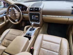 Sarkans Porsche Cayenne 2004 Rīga, ar dzinēja tilpumu 3.20 L un nobraukumu 0 tūkst. km par 4990 €, foto 9 vietnē AUTOMOTO.COM.LV