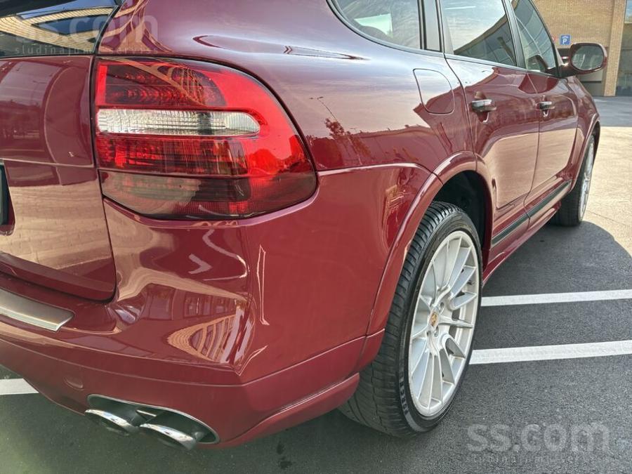 Red Porsche Cayenne 2008 in Riga, with an engine capacity of 4.80 L and mileage of 245 thousand km for 19900 €, photo 12 on AUTOMOTO.COM.LV
