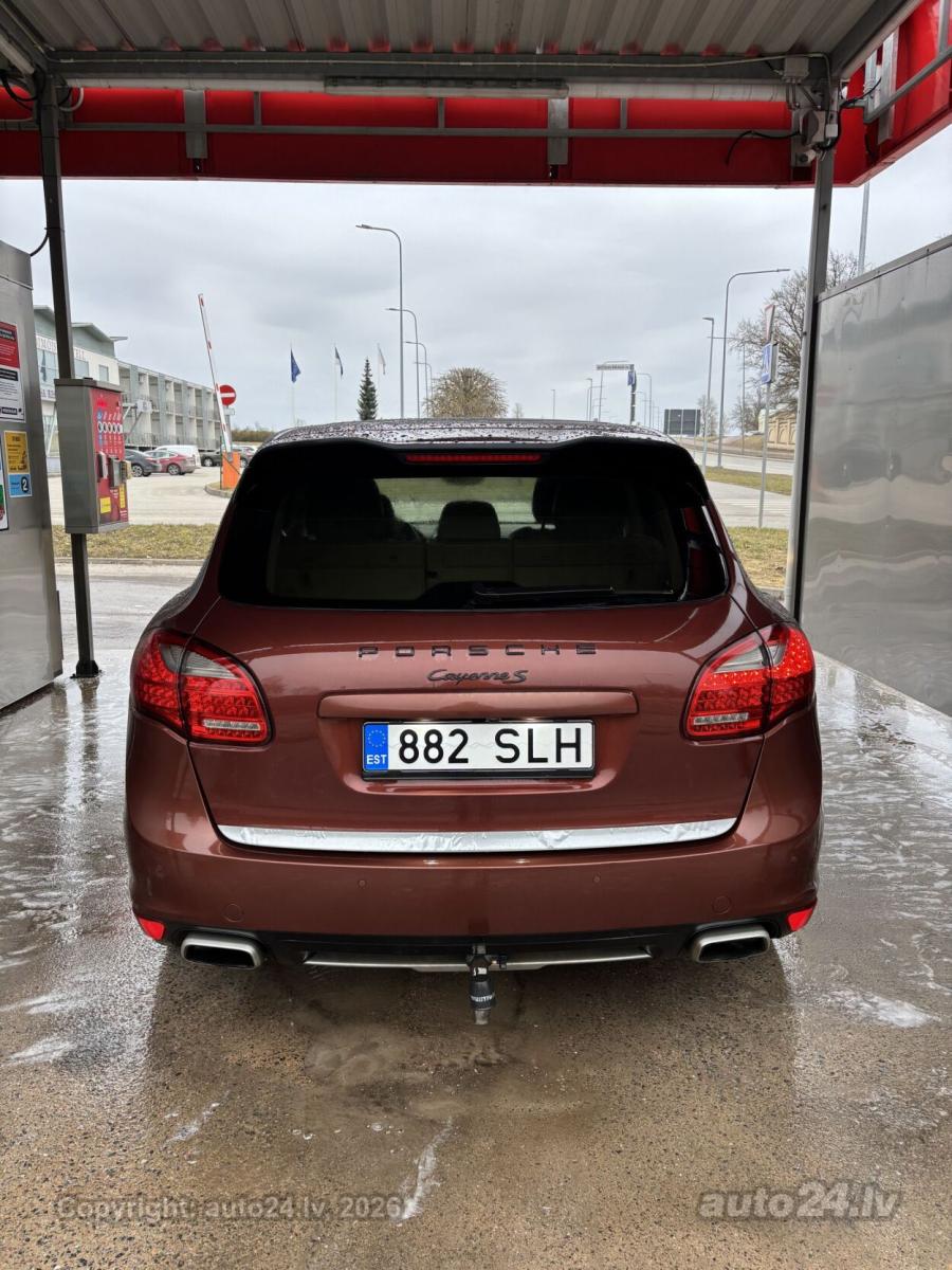 Red Porsche Cayenne 2010 in Tartu, with an engine capacity of 4.80 L and mileage of 240 thousand km for 15900 €, photo 3 on AUTOMOTO.COM.LV