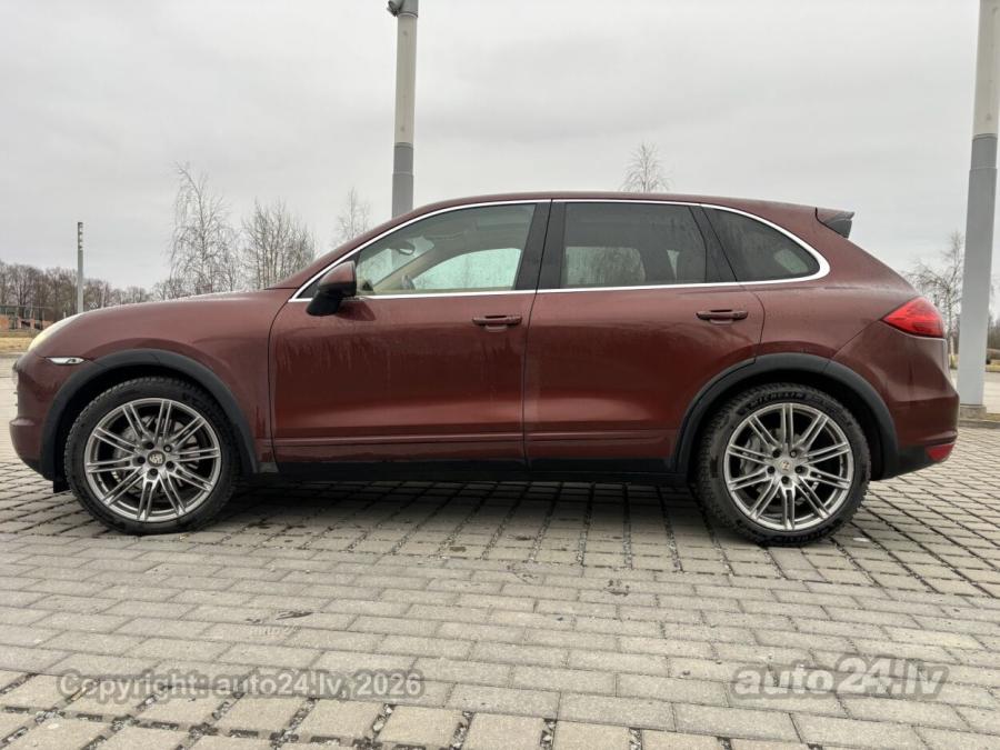 Sarkans Porsche Cayenne 2010 Tartu, ar dzinēja tilpumu 4.80 L un nobraukumu 240 tūkst. km par 15900 €, foto 6 vietnē AUTOMOTO.COM.LV