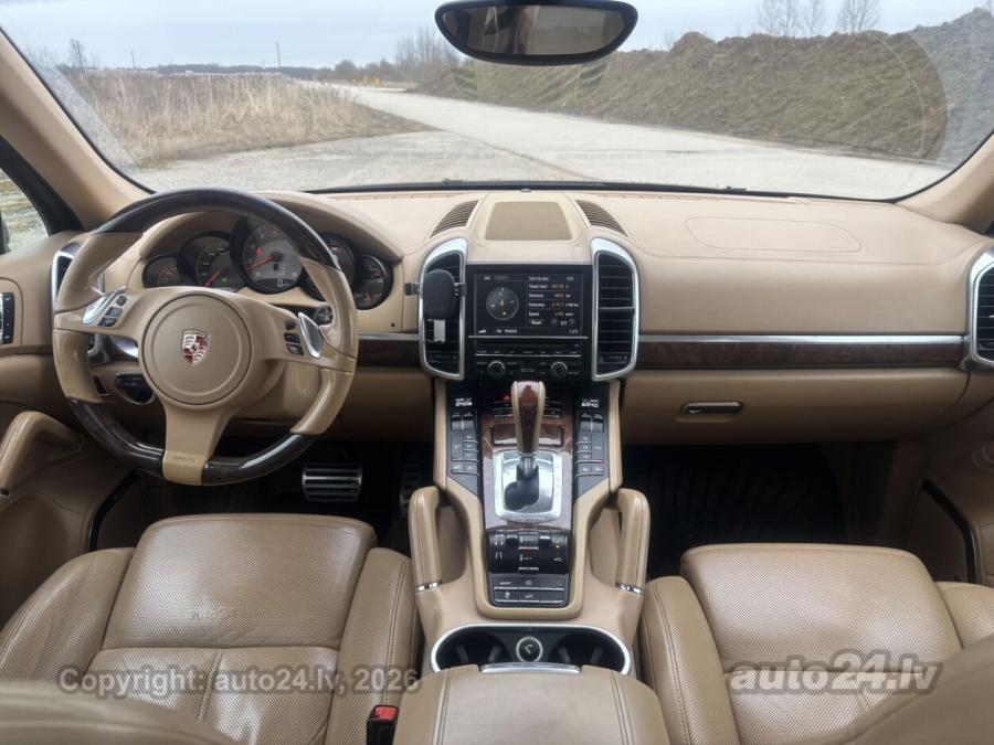 Sarkans Porsche Cayenne 2010 Tartu, ar dzinēja tilpumu 4.80 L un nobraukumu 240 tūkst. km par 15900 €, foto 12 vietnē AUTOMOTO.COM.LV