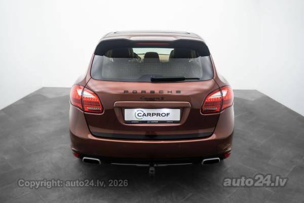 Sarkans Porsche Cayenne 2010 Tallina, ar dzinēja tilpumu 4.80 L un nobraukumu 241 tūkst. km par 16999 €, foto 7 vietnē AUTOMOTO.COM.LV