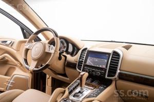 Красный Порше Каен 2010 в Таллин, объемом двигателя 4.80 л и пробегом 241 тыс. км за 16999 €, фото 15 на AUTOMOTO.COM.LV