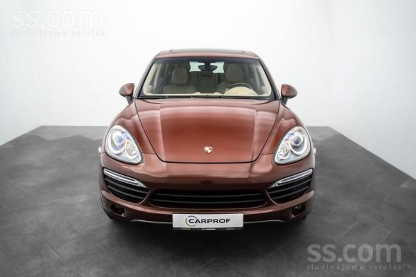 Red Porsche Cayenne 2010 in Tallinn, with an engine capacity of 4.80 L and mileage of 241 thousand km for 16999 €, photo 5 on AUTOMOTO.COM.LV