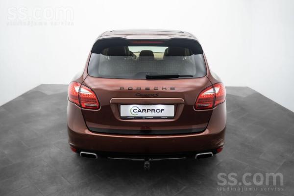 Red Porsche Cayenne 2010 in Tallinn, with an engine capacity of 4.80 L and mileage of 241 thousand km for 16999 €, photo 8 on AUTOMOTO.COM.LV