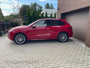 Red Porsche Cayenne 2013 in Tallinn, with an engine capacity of 4.10 L and mileage of 186 thousand km for 26900 €, photo 2 on AUTOMOTO.COM.LV