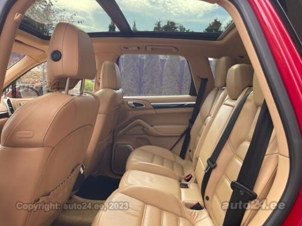 Sarkans Porsche Cayenne 2013 Tallina, ar dzinēja tilpumu 4.10 L un nobraukumu 186 tūkst. km par 26900 €, foto 5 vietnē AUTOMOTO.COM.LV