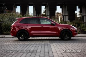 Sarkans Porsche Cayenne 2013 Tallina, ar dzinēja tilpumu 3.00 L un nobraukumu 290 tūkst. km par 19999 €, foto 5 vietnē AUTOMOTO.COM.LV