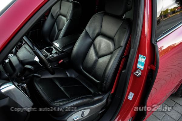 Sarkans Porsche Cayenne 2013 Tallina, ar dzinēja tilpumu 3.00 L un nobraukumu 290 tūkst. km par 19999 €, foto 8 vietnē AUTOMOTO.COM.LV