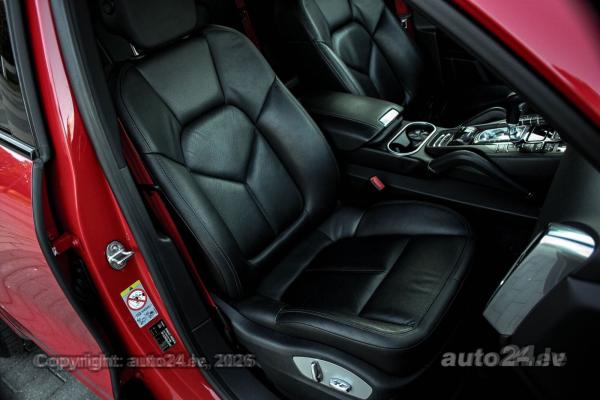 Sarkans Porsche Cayenne 2013 Tallina, ar dzinēja tilpumu 3.00 L un nobraukumu 290 tūkst. km par 19999 €, foto 11 vietnē AUTOMOTO.COM.LV