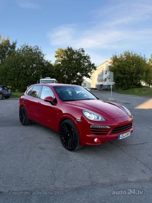 Sarkans Porsche Cayenne 2013 Tallina, ar dzinēja tilpumu 3.00 L un nobraukumu 290 tūkst. km par 19999 €, foto 17 vietnē AUTOMOTO.COM.LV