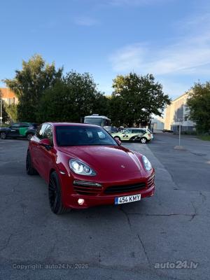 Sarkans Porsche Cayenne 2013 Tallina, ar dzinēja tilpumu 3.00 L un nobraukumu 290 tūkst. km par 19999 €, foto 18 vietnē AUTOMOTO.COM.LV