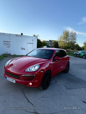 Sarkans Porsche Cayenne 2013 Tallina, ar dzinēja tilpumu 3.00 L un nobraukumu 290 tūkst. km par 19999 €, foto 19 vietnē AUTOMOTO.COM.LV