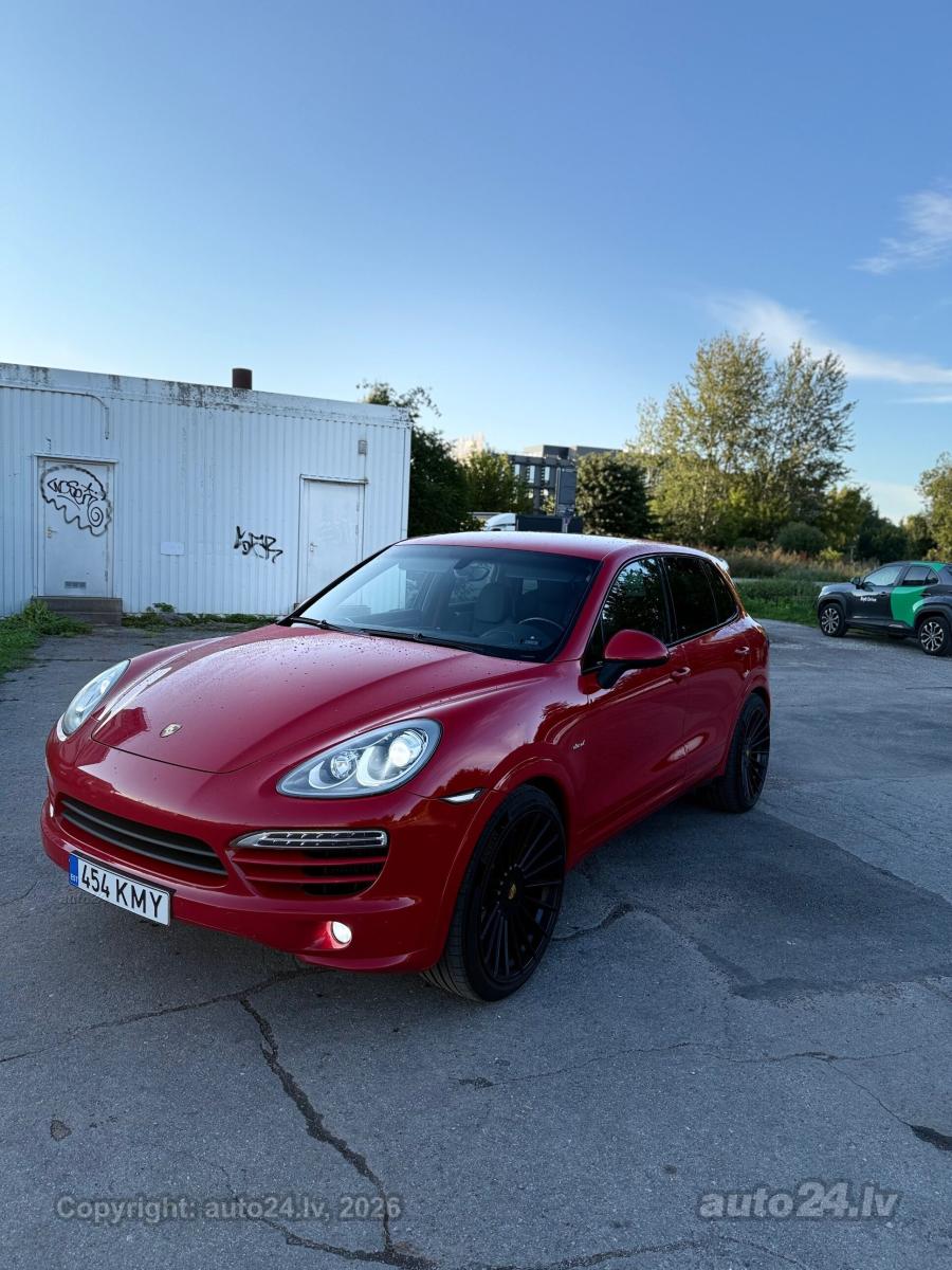 Sarkans Porsche Cayenne 2013 Tallina, ar dzinēja tilpumu 3.00 L un nobraukumu 290 tūkst. km par 19999 €, foto 19 vietnē AUTOMOTO.COM.LV