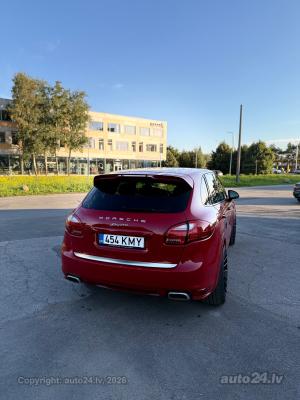 Sarkans Porsche Cayenne 2013 Tallina, ar dzinēja tilpumu 3.00 L un nobraukumu 290 tūkst. km par 19999 €, foto 21 vietnē AUTOMOTO.COM.LV