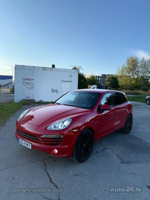 Sarkans Porsche Cayenne 2013 Tallina, ar dzinēja tilpumu 3.00 L un nobraukumu 290 tūkst. km par 19999 €, foto 22 vietnē AUTOMOTO.COM.LV