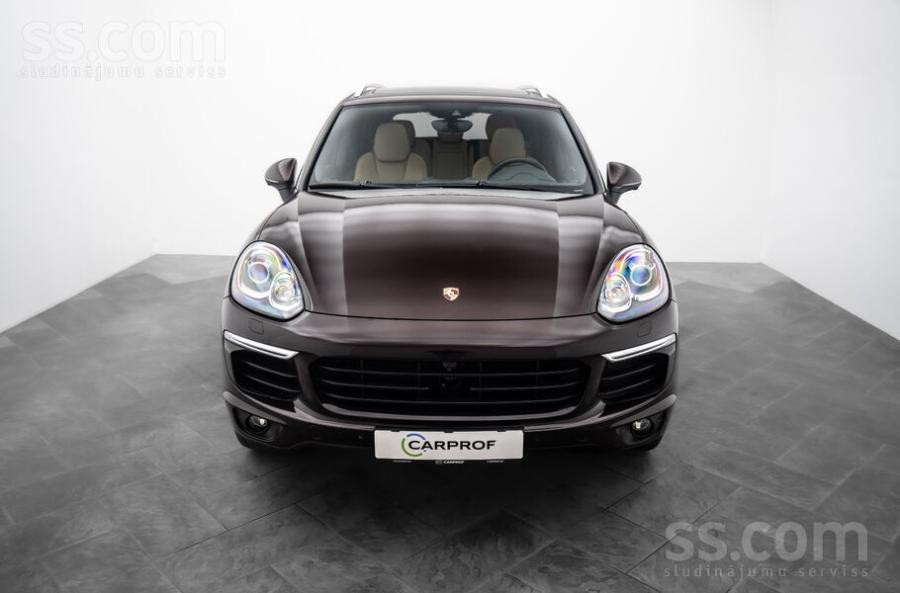 Sarkans Porsche Cayenne 2015 Tallina, ar dzinēja tilpumu 3.00 L un nobraukumu 194 tūkst. km par 25999 €, foto 2 vietnē AUTOMOTO.COM.LV