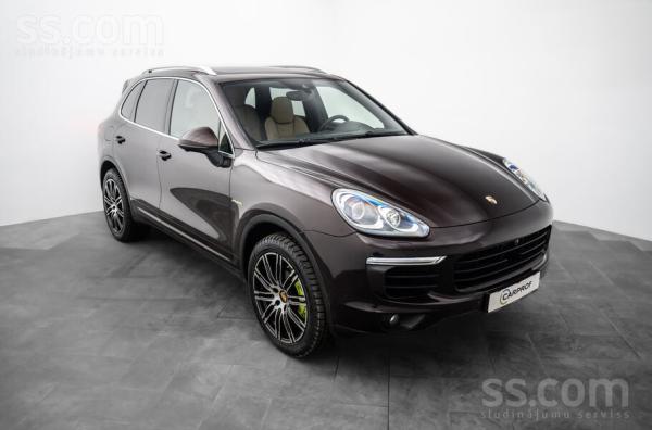 Sarkans Porsche Cayenne 2015 Tallina, ar dzinēja tilpumu 3.00 L un nobraukumu 194 tūkst. km par 26999 €, foto 3 vietnē AUTOMOTO.COM.LV