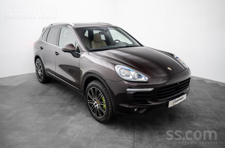 Sarkans Porsche Cayenne 2015 Tallina, ar dzinēja tilpumu 3.00 L un nobraukumu 194 tūkst. km par 25999 €, foto 3 vietnē AUTOMOTO.COM.LV